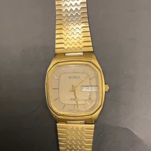 Benrus | Accessories | Vintage Mens Benrus Gold Tone Day Date Watch ...